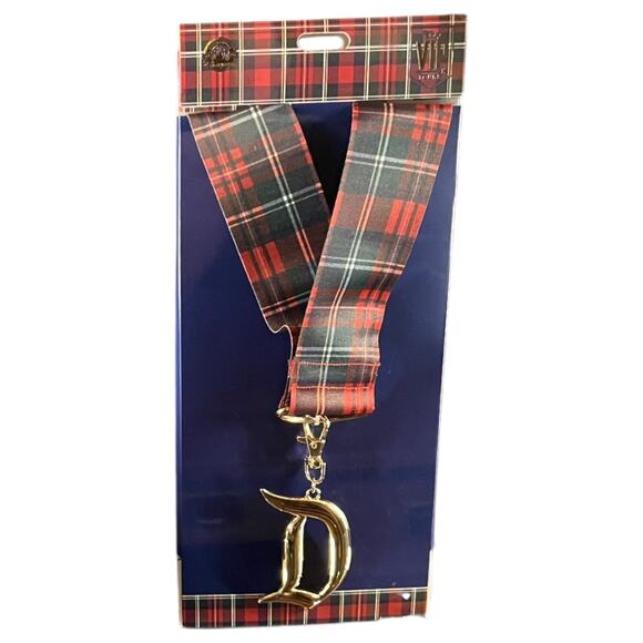 Disney | Other | Disney Vip Tours Lanyard Exclusive 224 Plaid Design ...
